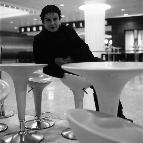 Επιστολή της Άννας Κοκκίνου για το Θέατρο Σφενδόνη - CueMagazine